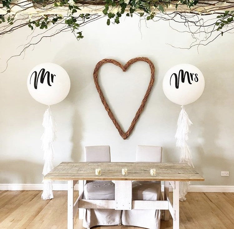 Mr & Mrs 36" Paddle Balloons – beautiful balloons
